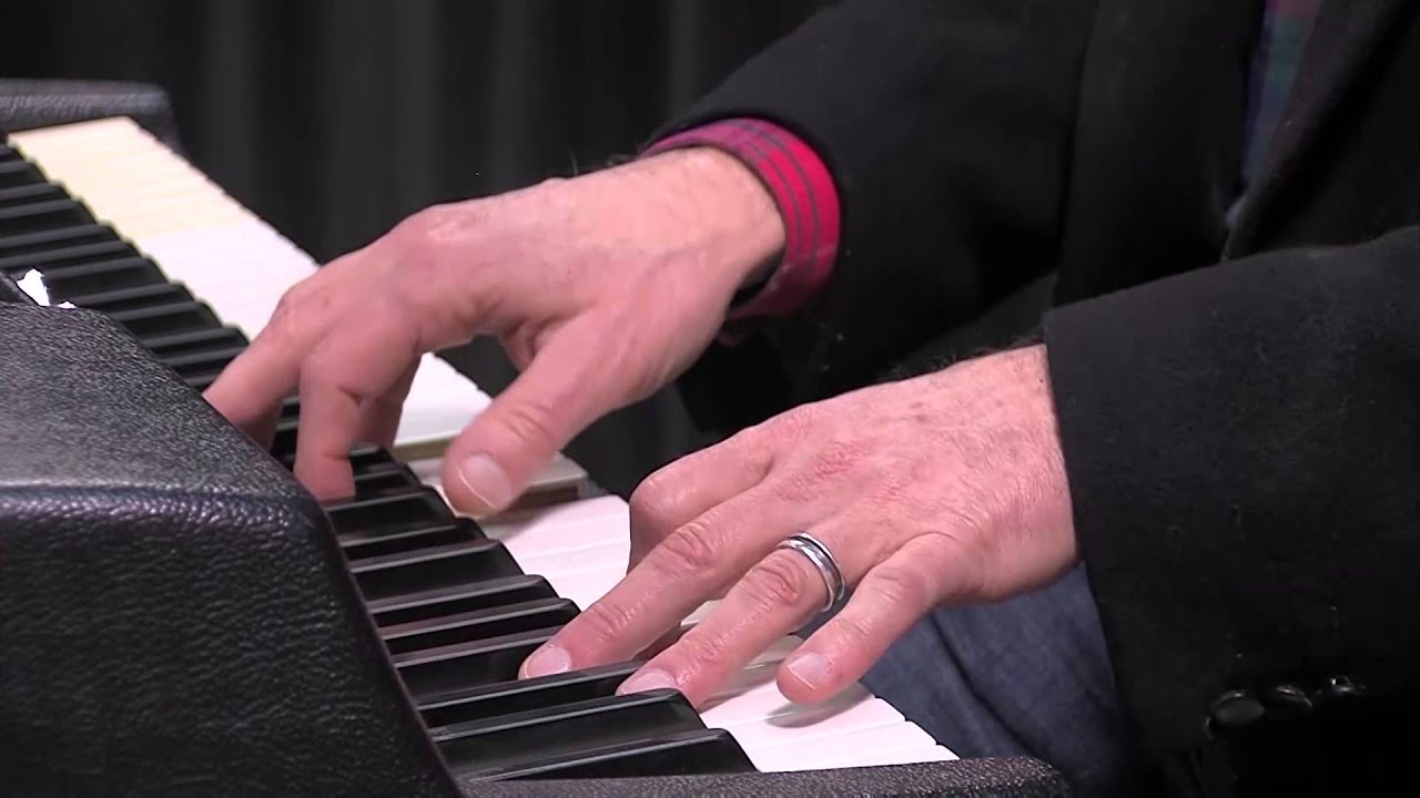 Richie Lawrence sings Tracks of Time - YouTube