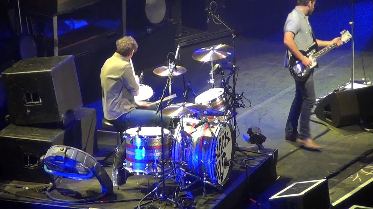 The Black Keys - Howlin For You - LIVE - HD - YouTube