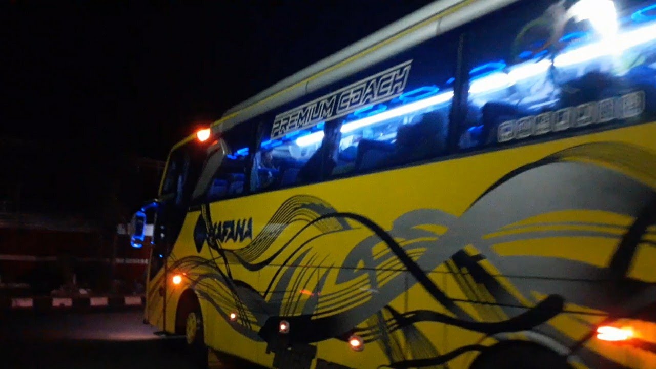 Parkiran Bus Sunan Bonang Tuban Kembali Meriah Dengan Basuri - Bus ...