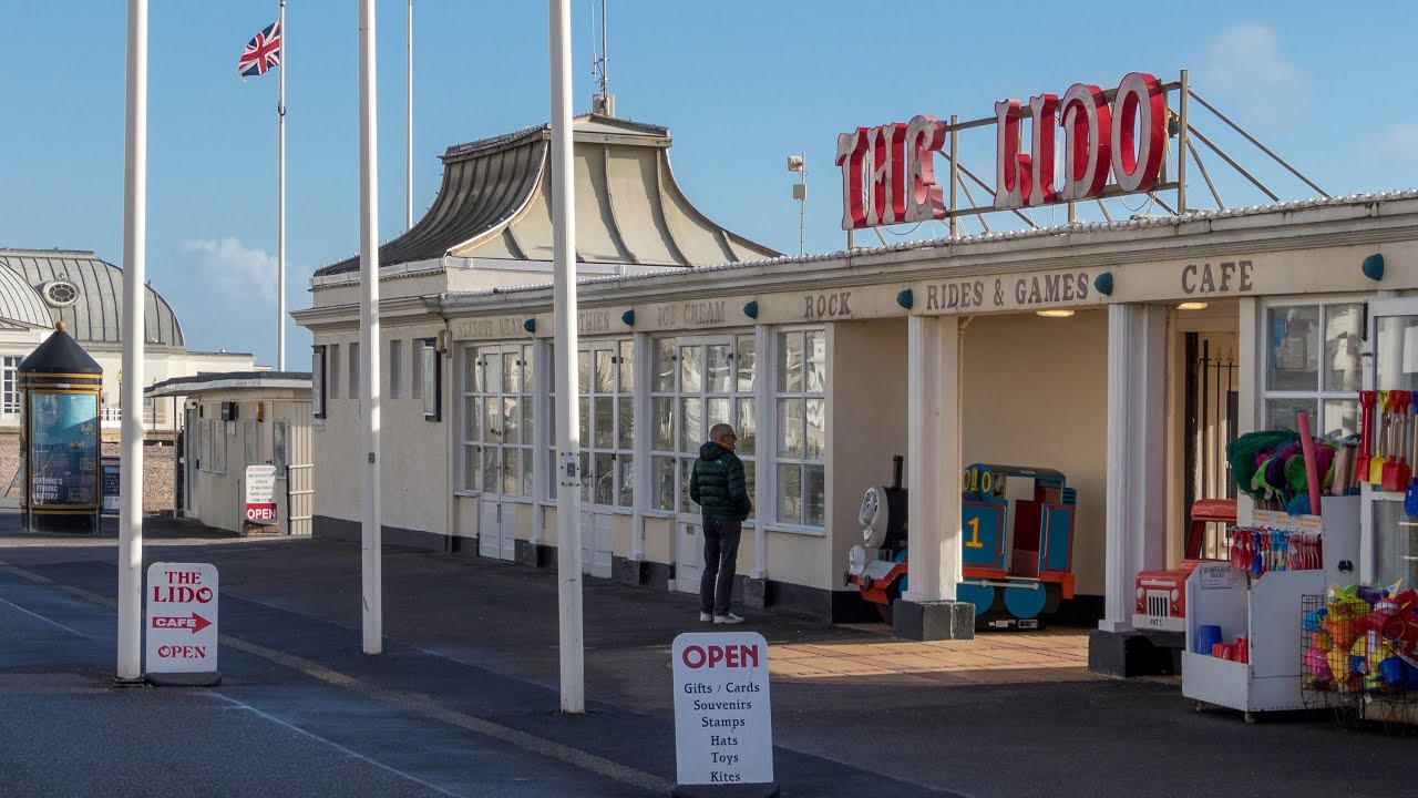 Worthing, West Sussex, England (4K) - YouTube