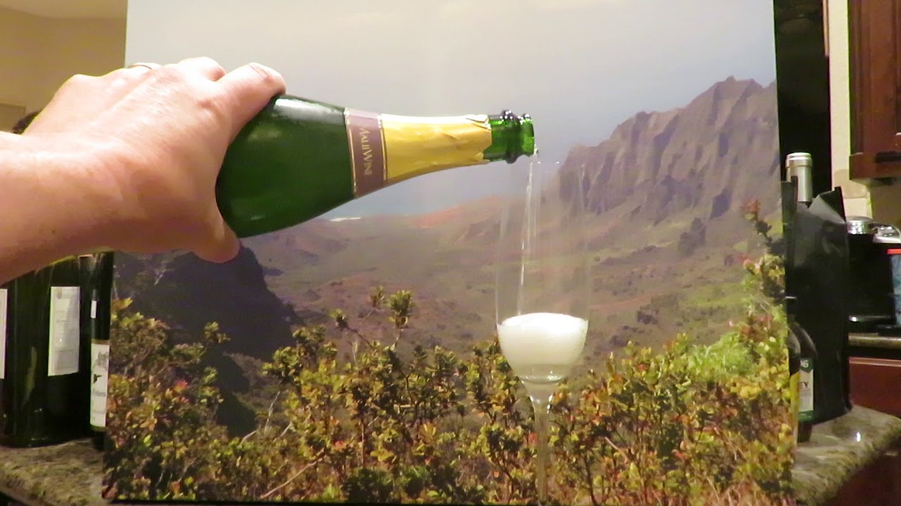 Hula o Maui – NV; Maui Wines; Kula, Hawaii - YouTube
