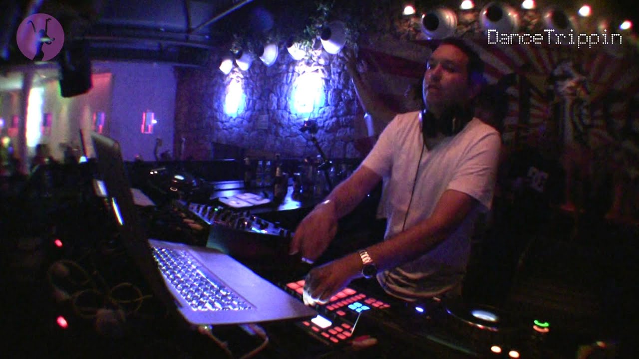 Manyus & Dario Guida - Stardust (Andy Chatterley Dub Mix) [played by ...