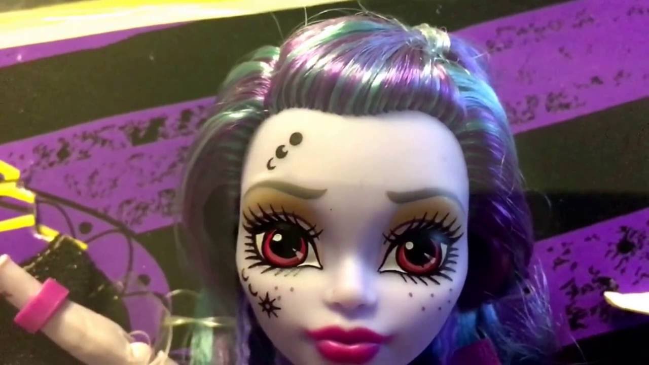 Djinni "Whisp" Grant Monster High Doll Review from Bentzen's Emporium ...