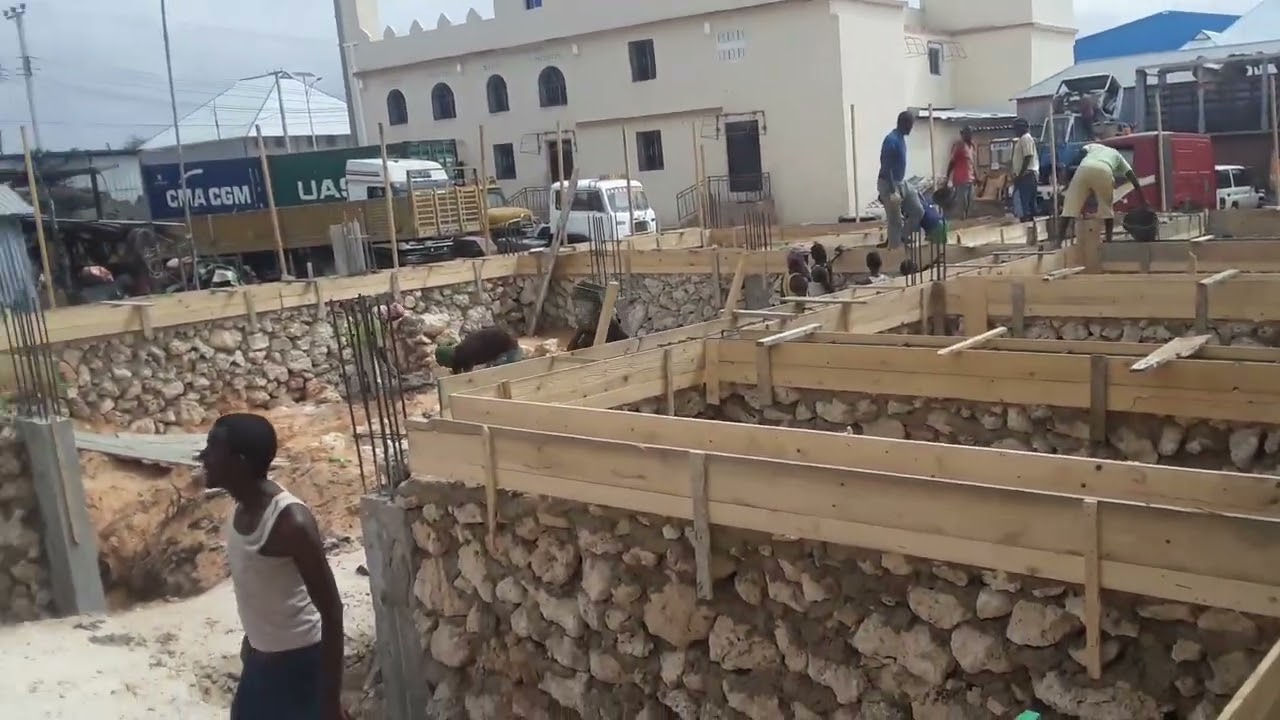 THE CONSTRUCTION IS GOING ON IN MOGADISHU SOMALIA - YouTube