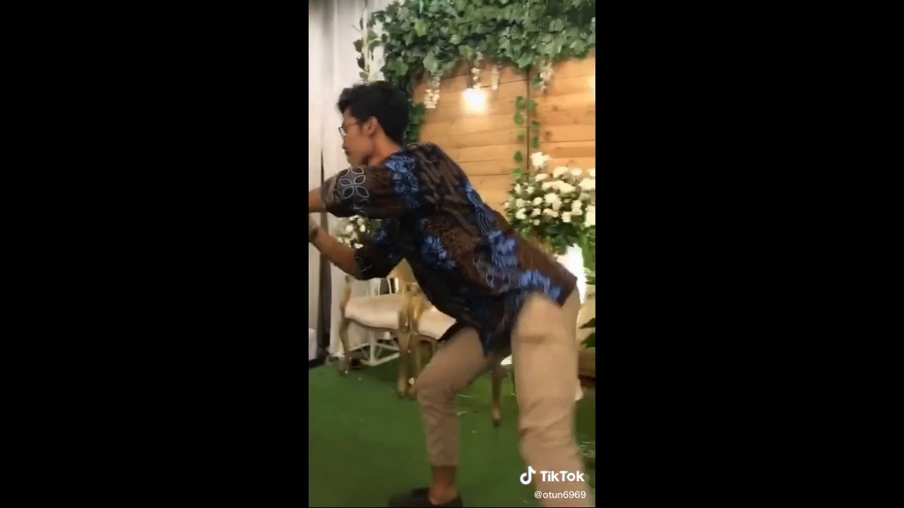 Joget Tik tok viral terbaru 2020 🖤 - YouTube