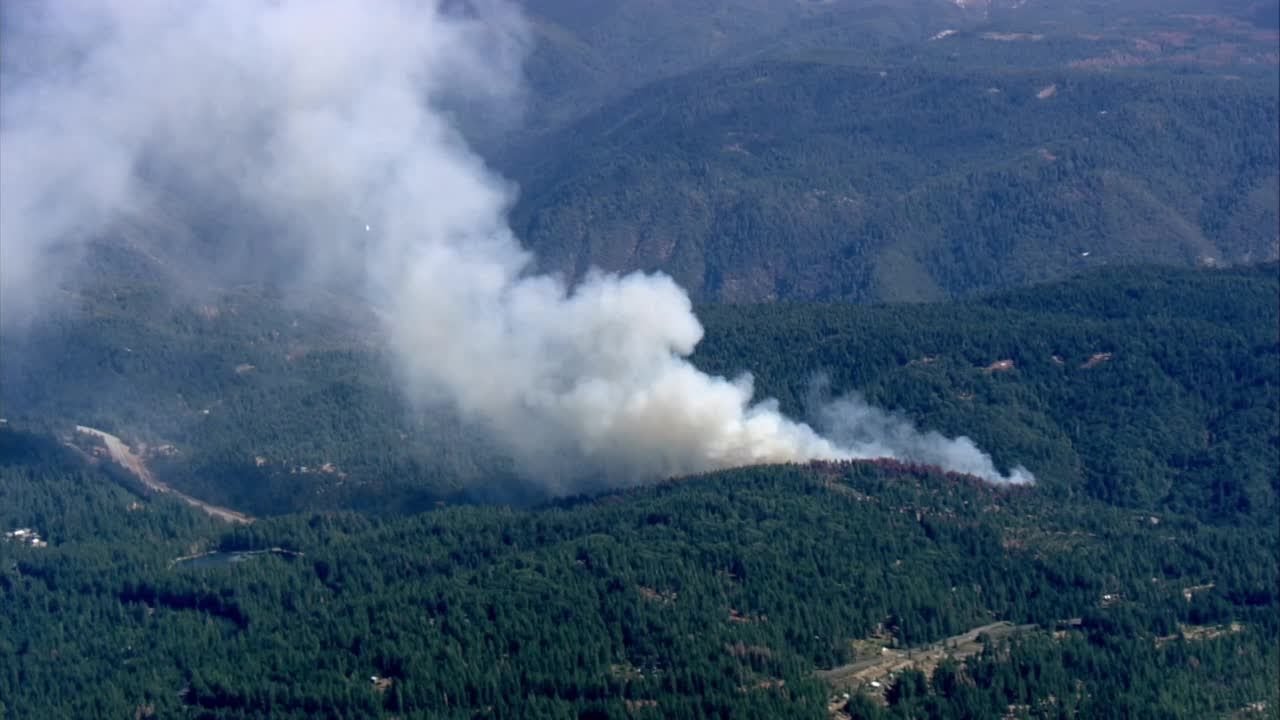 Raw: Dutch Fire ignites near Dutch Flat - YouTube