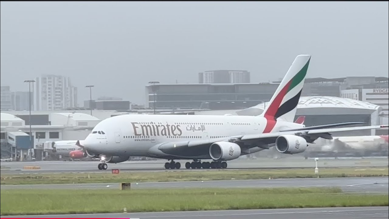 Emirates A380, Singapore B777-300 & JAL B787-9 depart Sydney on 16R ...