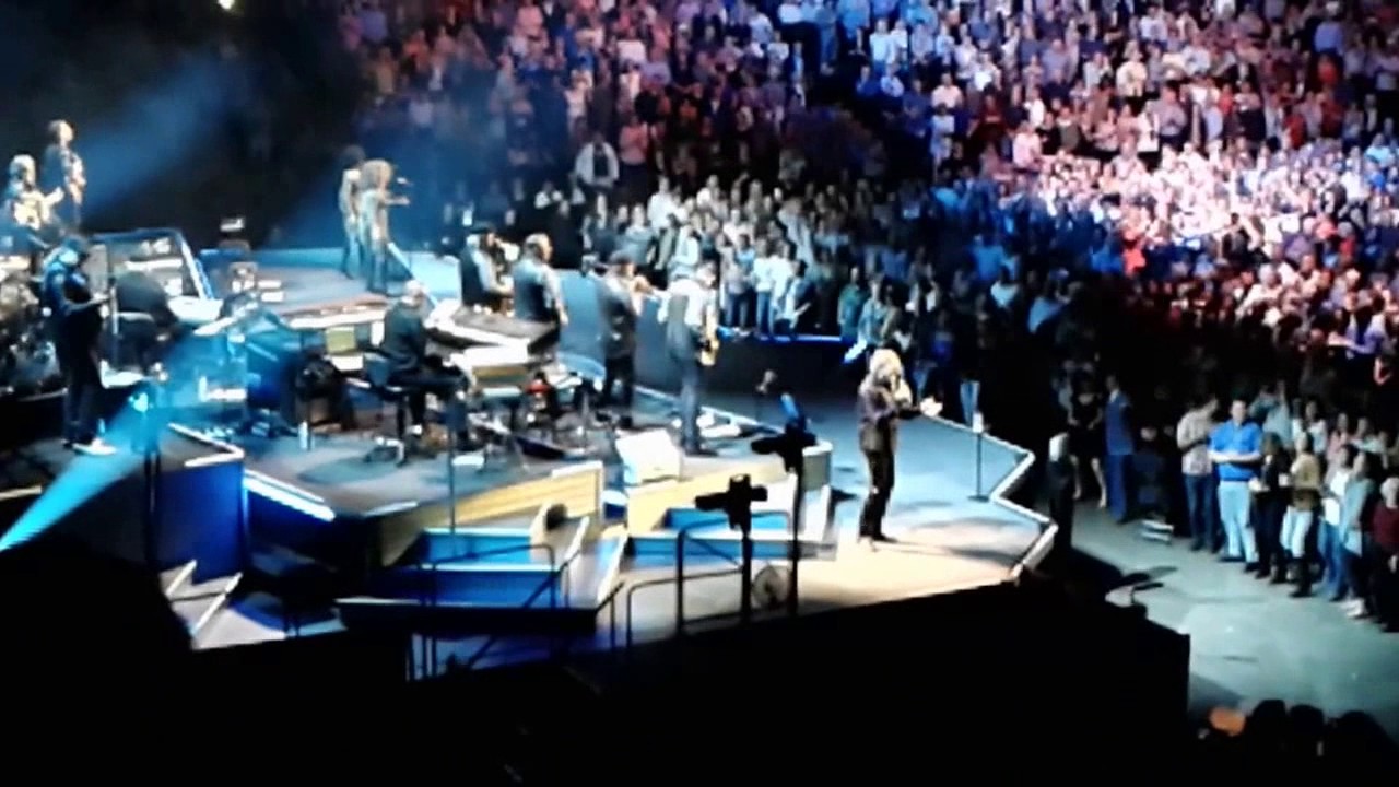 Neil Diamond Concert - YouTube