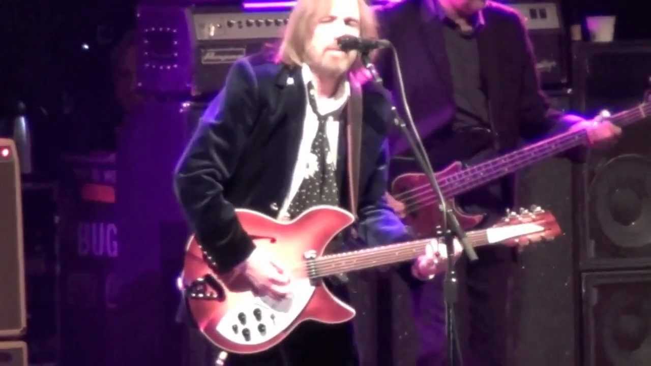 Tom Petty & The Heartbreakers - 'Handle with care' - YouTube