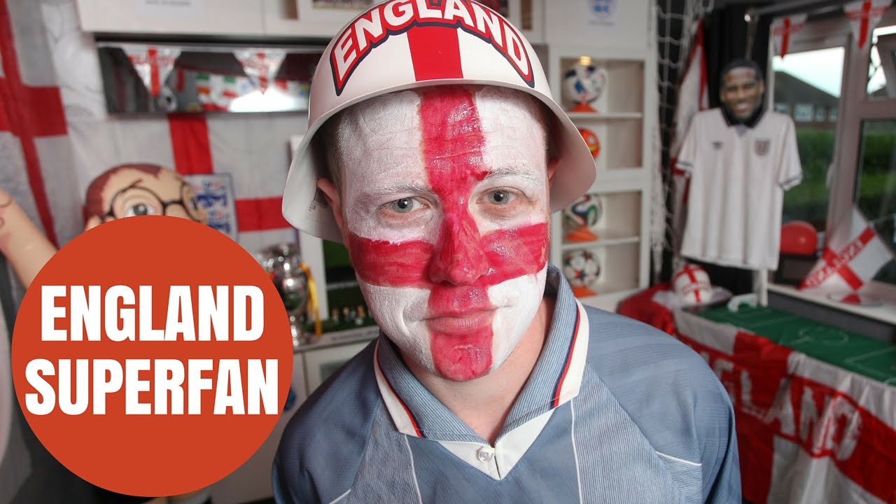 England superfan turns his living room into the ultimate football den ...