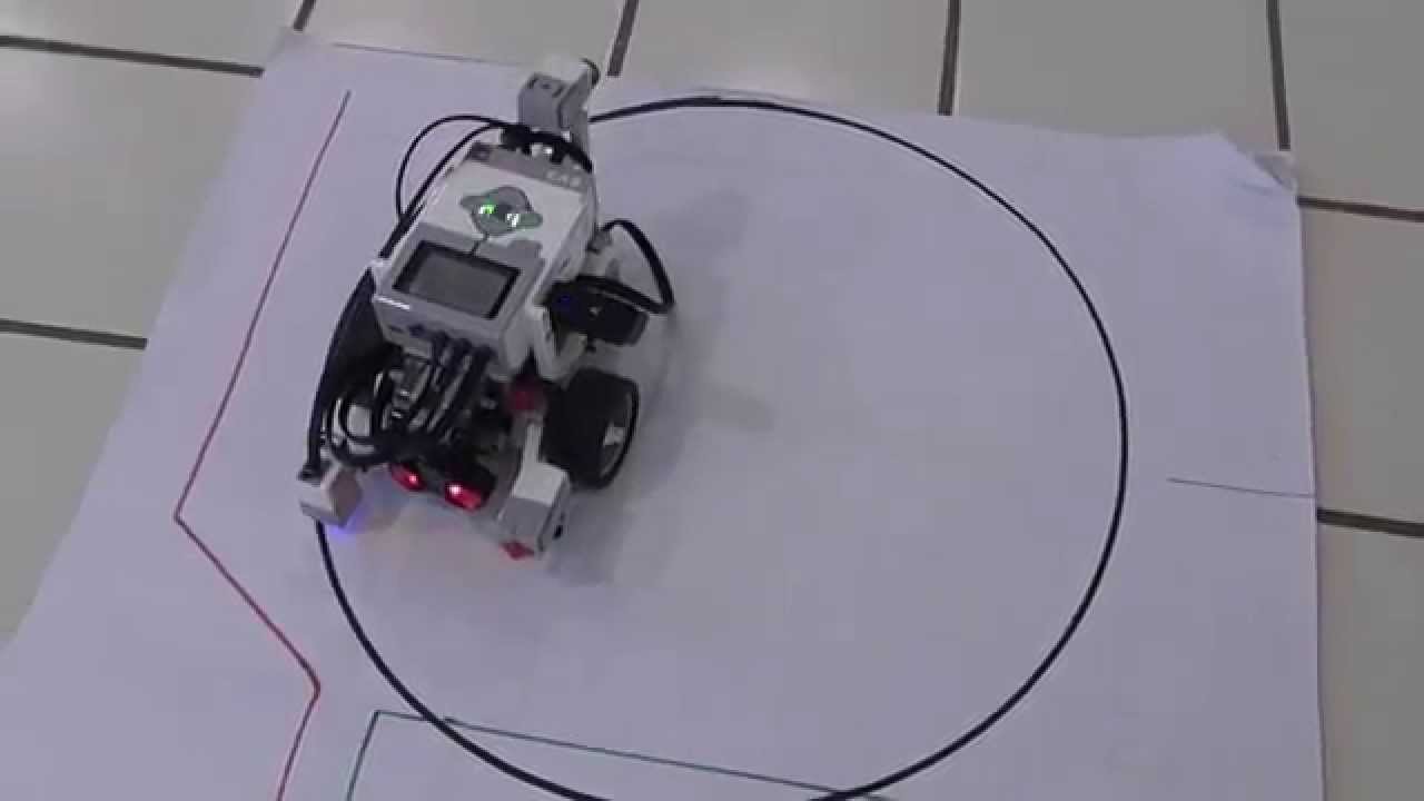 Robot staying inside a circle - YouTube