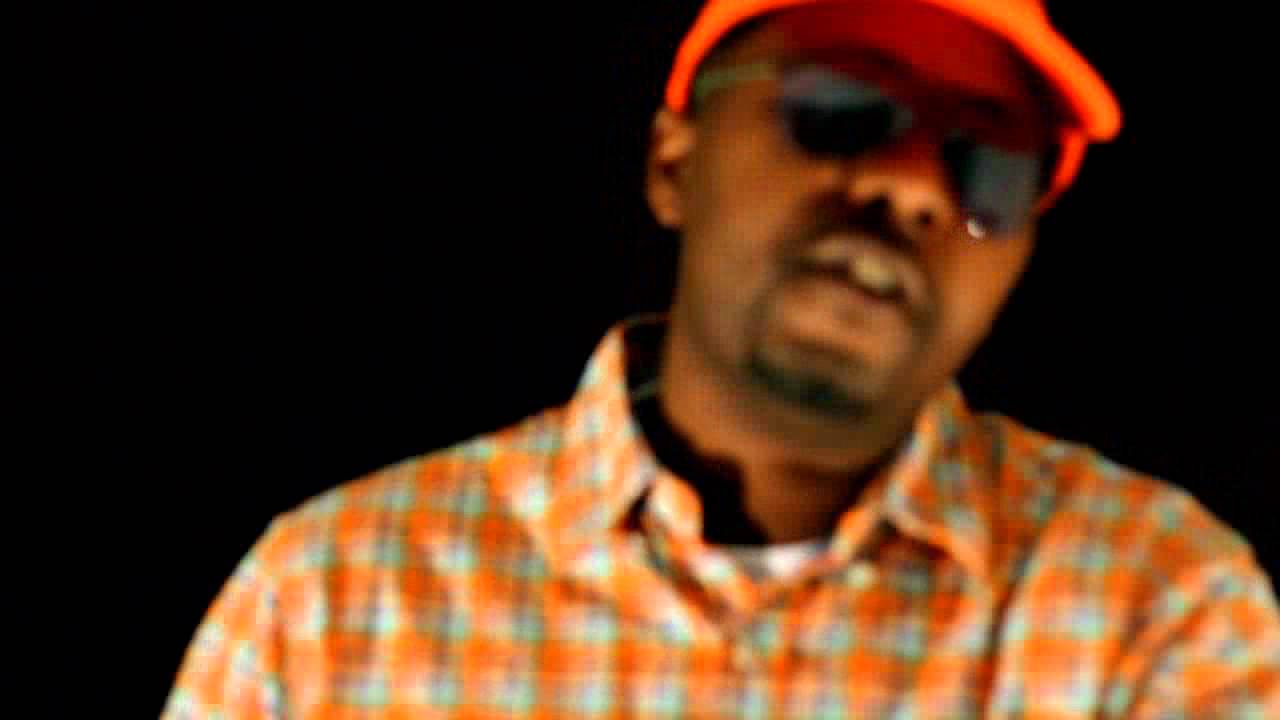 MAXAMILLION-Think I Am (OFFICIAL MUSIC VIDEO) - YouTube