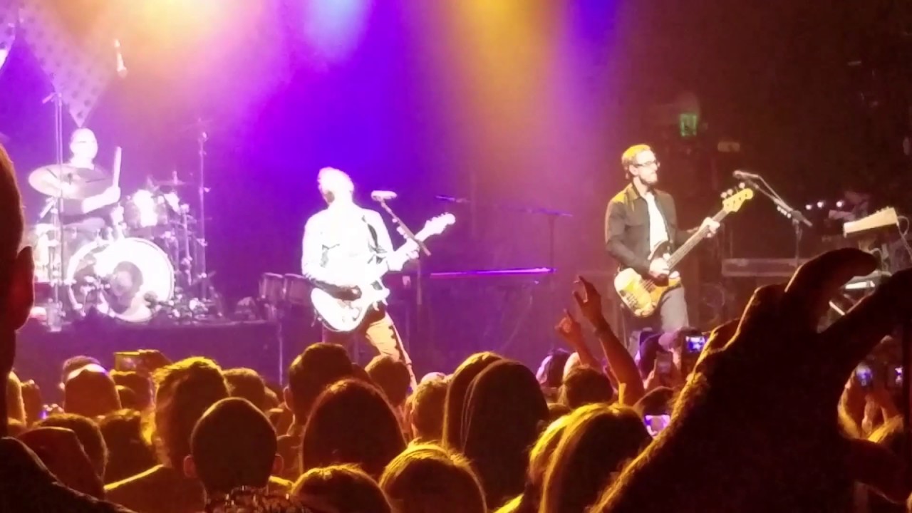 Weezer, Beverly Hills, Undone-The Sweater Song - YouTube