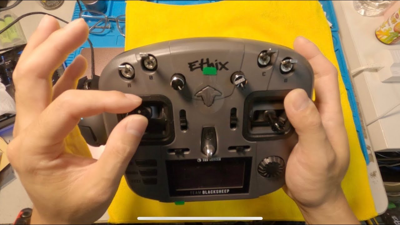 @TeamBlackSheepFPV 開箱 黑羊遙控器 TBS MAMBO Ethix Radio Unboxing - YouTube
