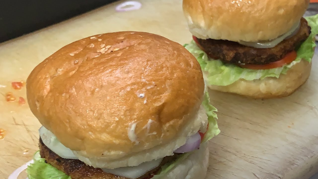 Jumbo Chicken burger at Rs 80 | z corner mundhwa pune | Pune street ...