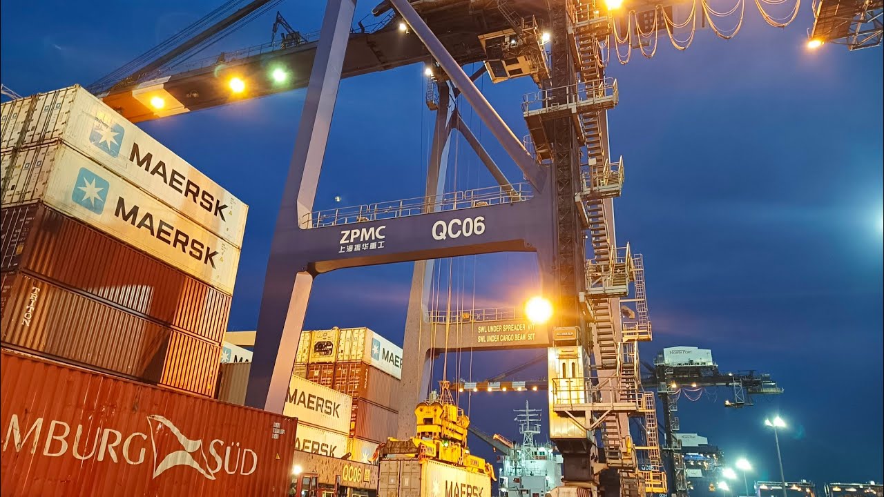 What Maersk Container Ship Secrets: How We Load the Last Bay - Inside ...