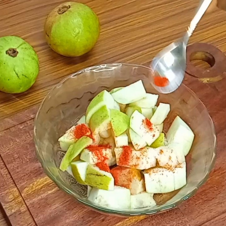 Guava Chaat: A Burst of Flavors #shorts #guavachaat #guavarecipe #fruit ...