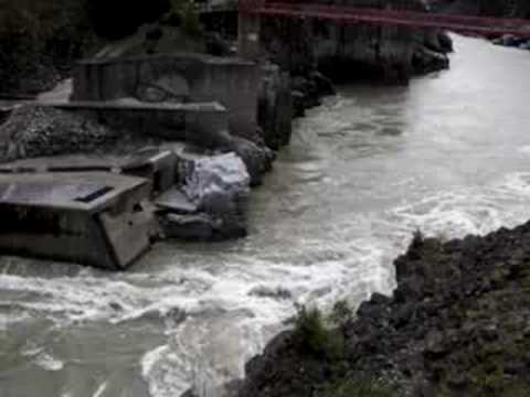 Fraser River Rafting - Hell's Gate - YouTube