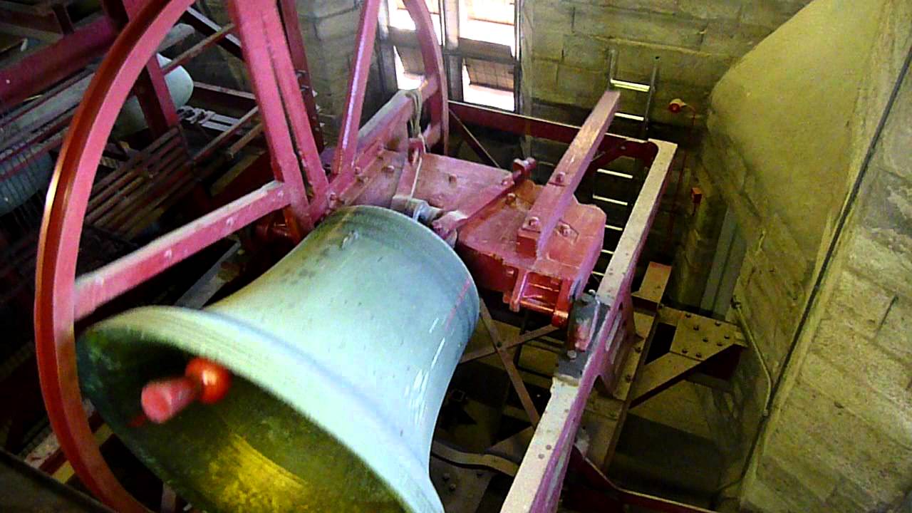 St John's, Perth, Scotland carillon bass bell 3.MOV - YouTube