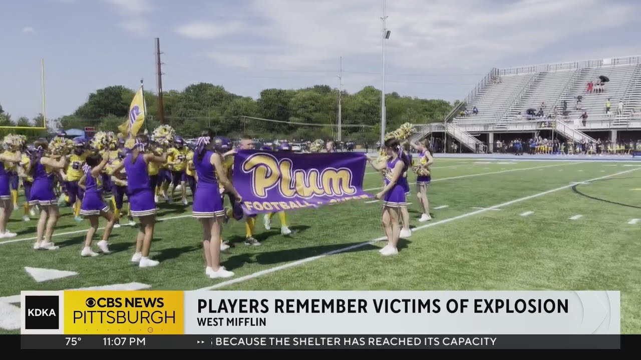 Moment of silence held at Plum youth football game - YouTube
