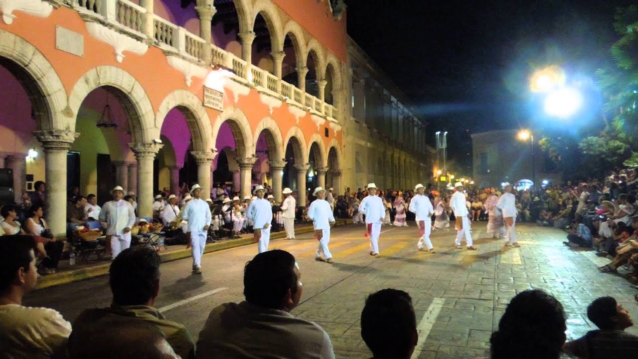 Traditional dance in Merida, Mexico - YouTube