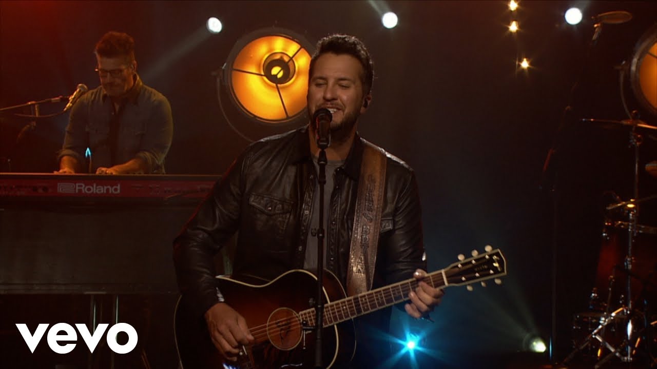 Luke Bryan - Born Here Live Here Die Here (Live From Ellen DeGeneres ...