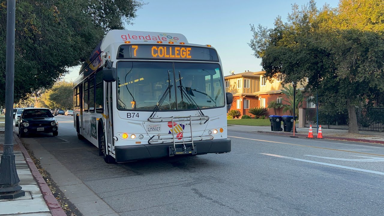 Glendale Beeline 2009 New Flyer C40LFR B74. - YouTube