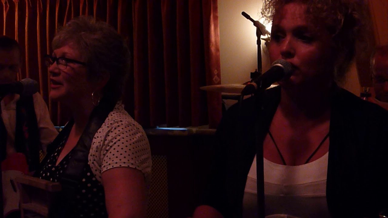 Mark den Hoed en de Bekker Band Down On The Corner live - YouTube