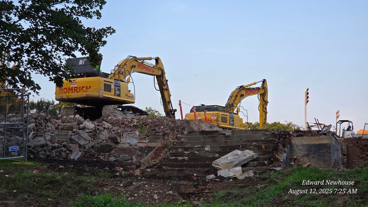 Razing of Vandercook Hall At Western Michigan University Pt-1 - YouTube