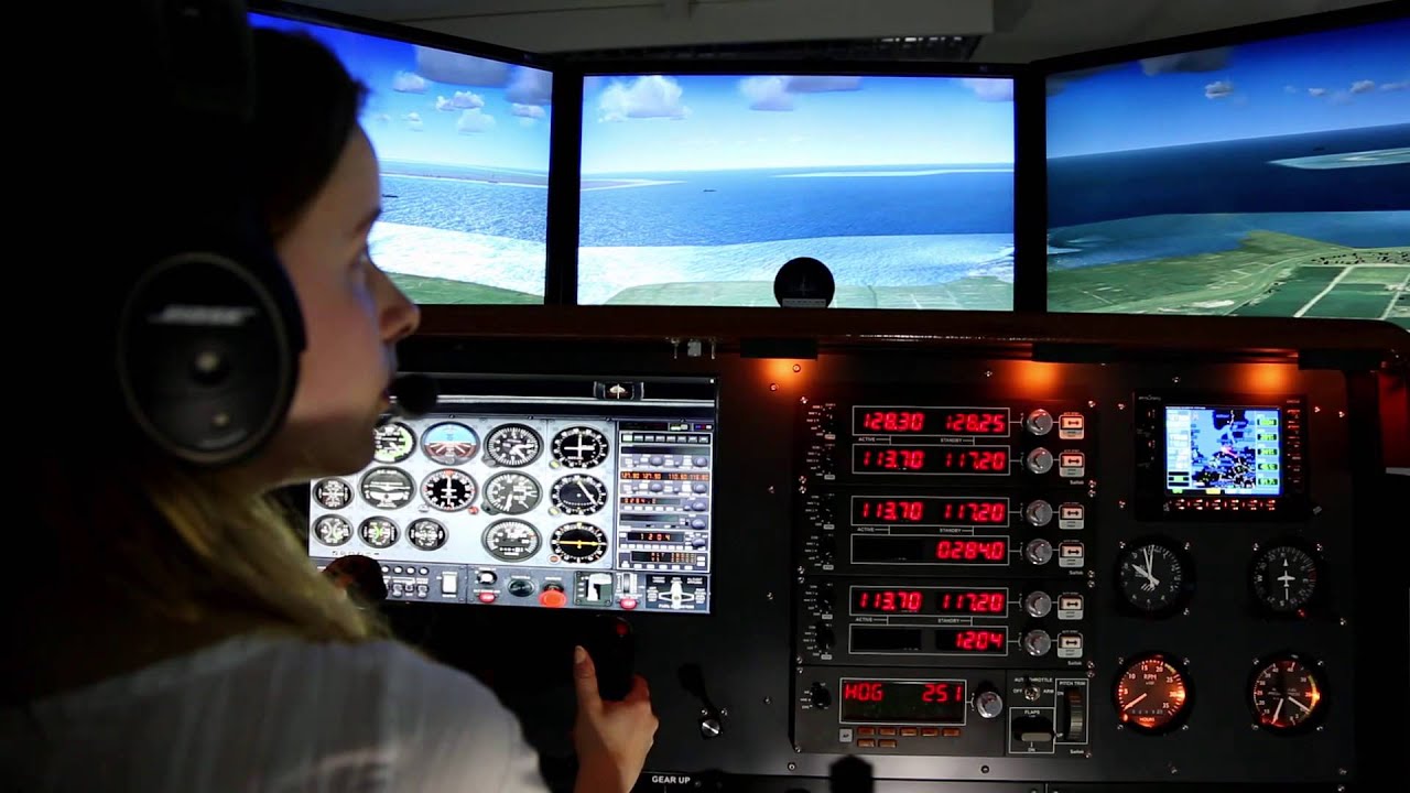 Motion Cessna Flight Simulator - YouTube
