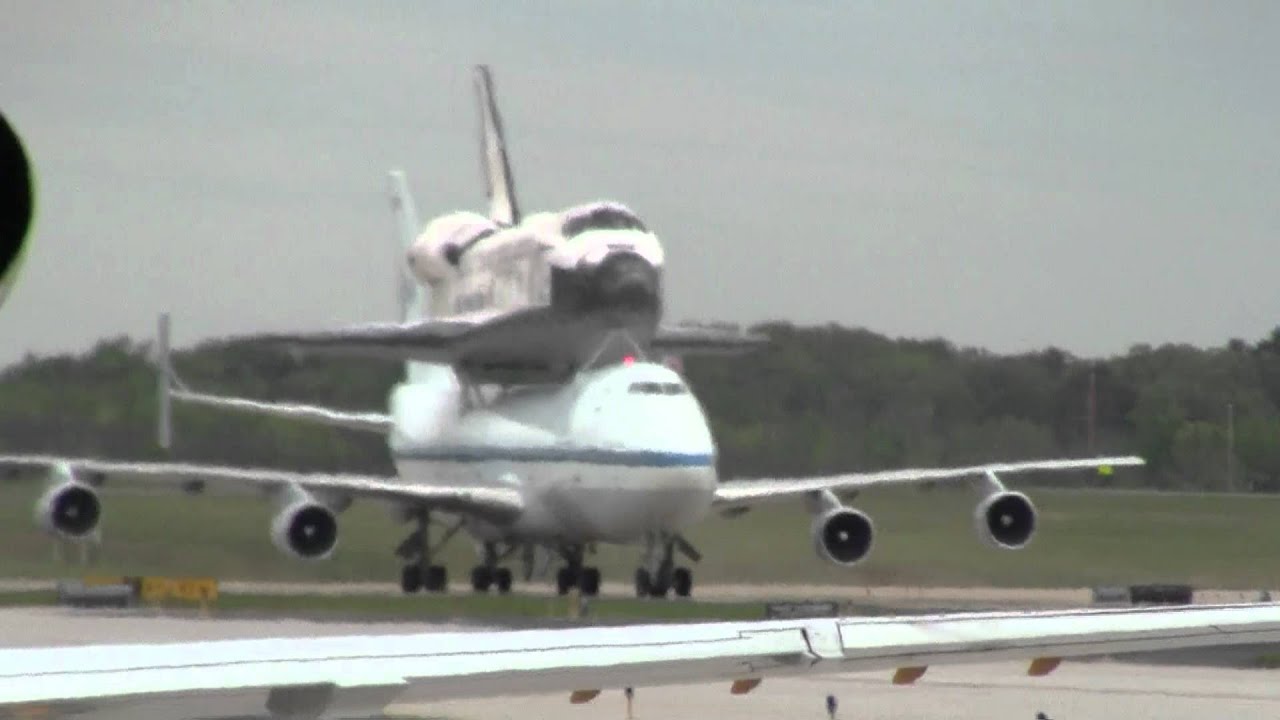 Dulles International Airport Shuttle Discovey On Tarmac - YouTube