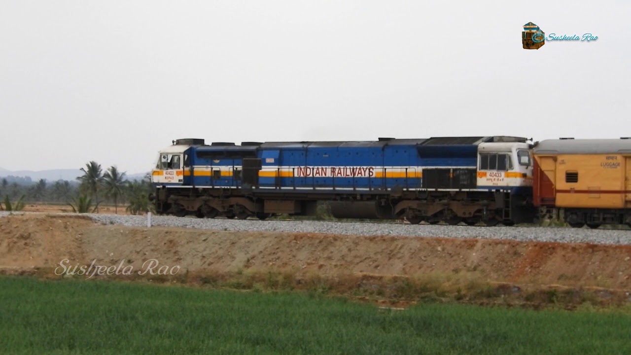Vid 452 - 17326 Vishwamanava Express | Pure Diesel line - YouTube