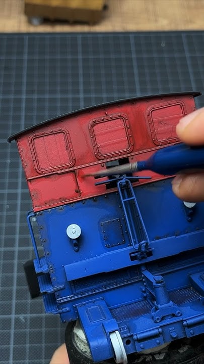 Metro 2033 style post apocalypse locomotive weathering (Breuer IV AK Interactive Scale model ...