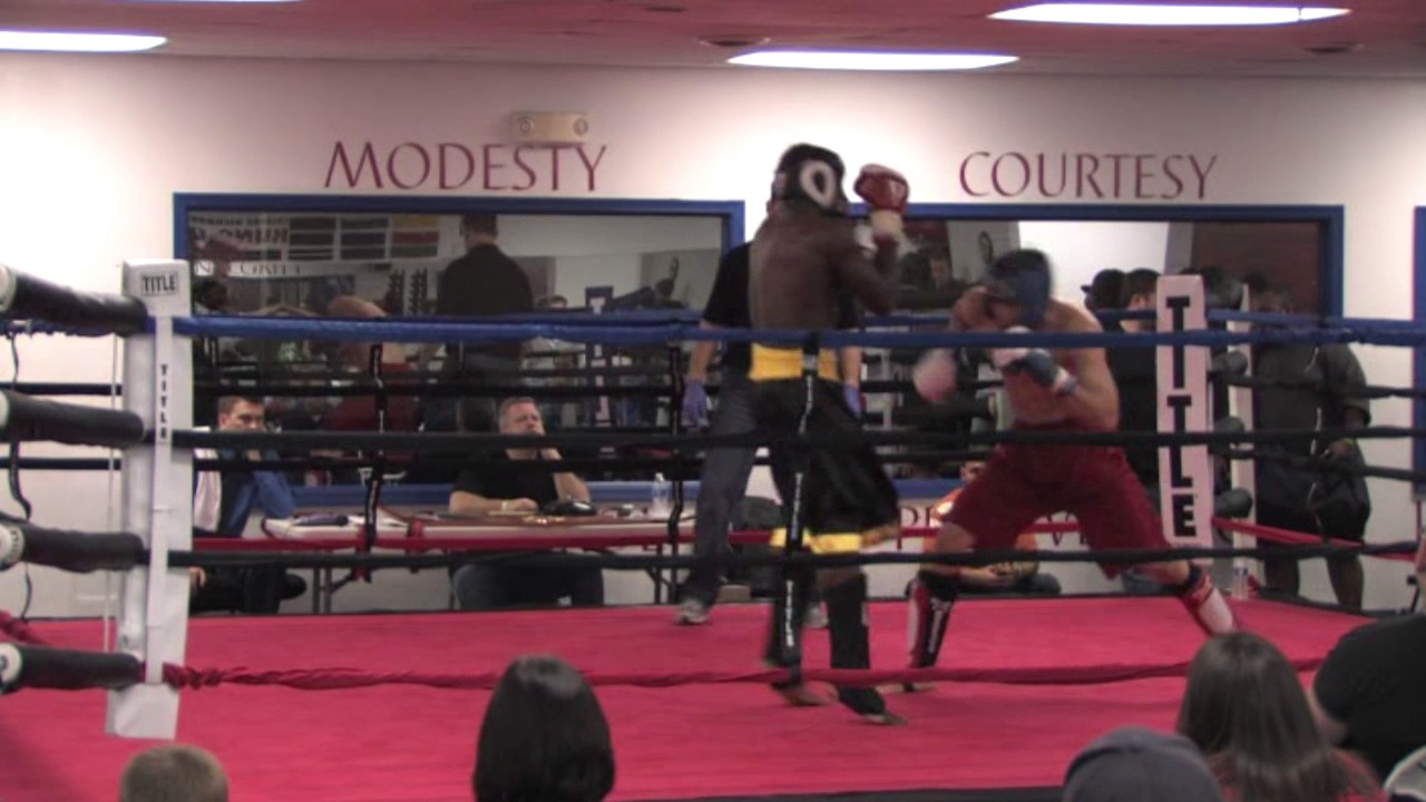 Brima Kamara vs Erik Spring - YouTube