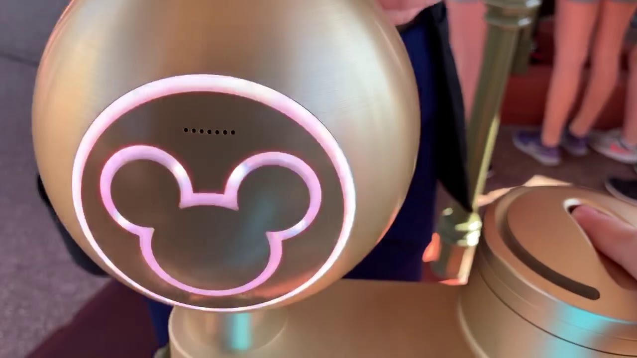 Dooney Disney Dogs Limited Release Magic Band Effect - YouTube