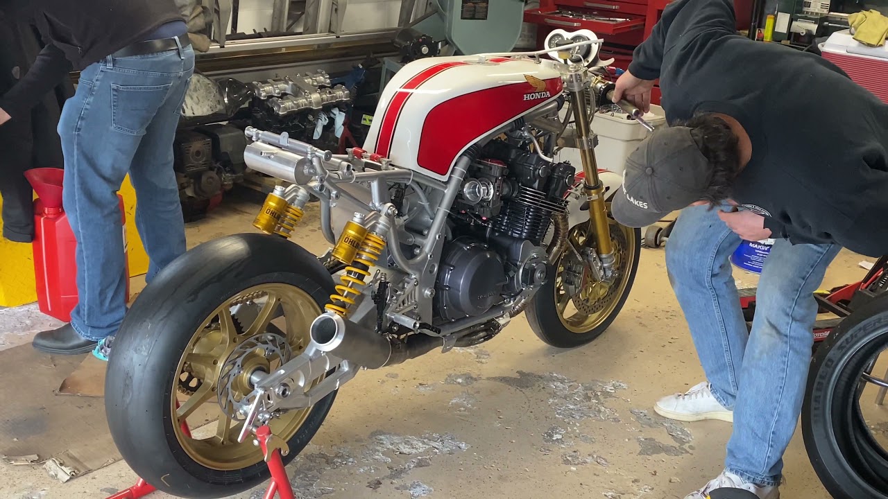Harris F1 Honda CBF (XR69) Shooting more flames - YouTube