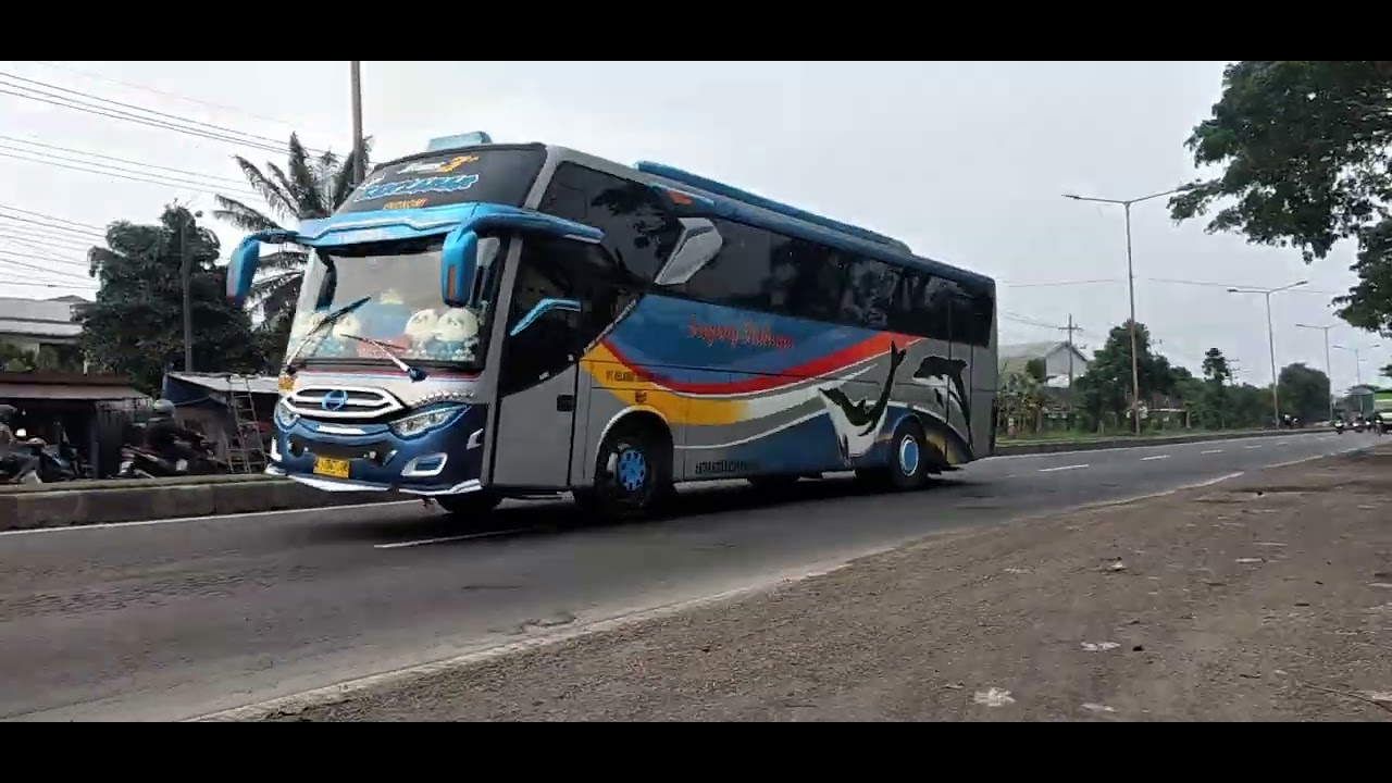Berburu bus angkatan sore dijalur balap - YouTube