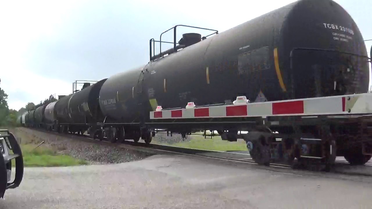UP 3988 NB SD70M With AC44CWTCE Power Leads Manifest Magnolia,Tx - YouTube