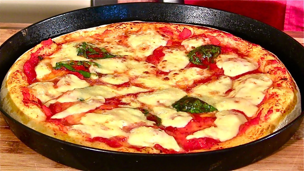 Pizza Margherita-Pizza Margherita selber machen-Pizzateig mit wenig ...
