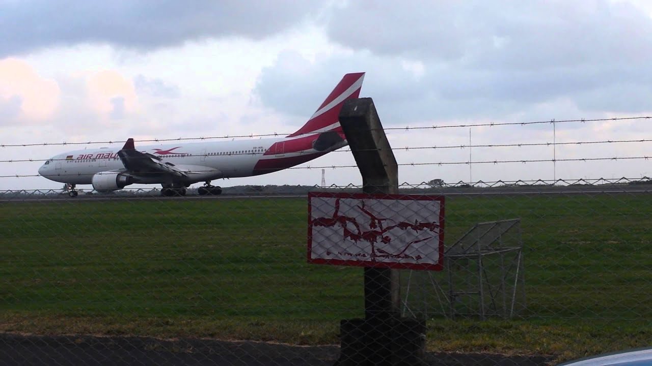 Air Mauritius A332 arrival in Mauritius from Perth - YouTube