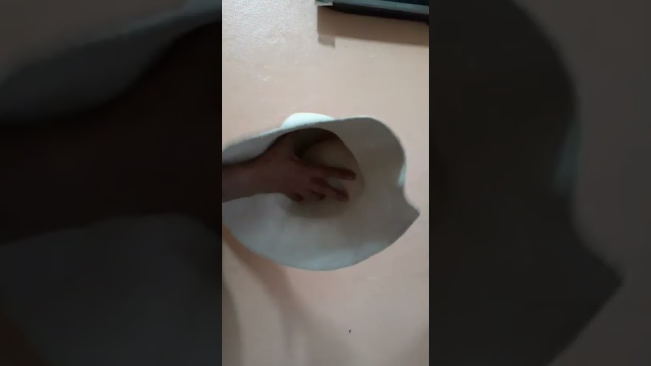Una de las fineza de este sombrero, hace que al ser enrollado no pierda ...