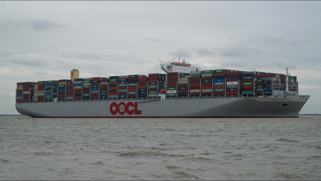21,413teu OOCL GERMANY sounds horn on maiden arrival to port of ...