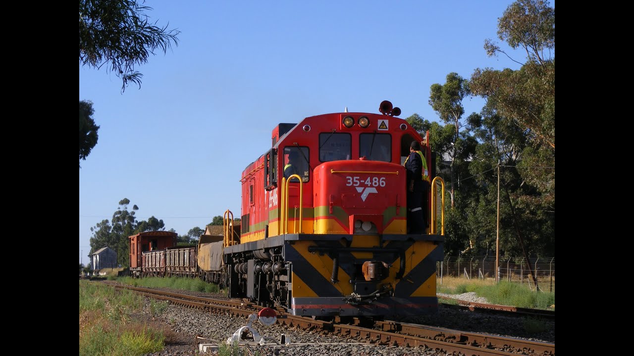 South African diesel locomotives in the Swartland - Part Three - YouTube