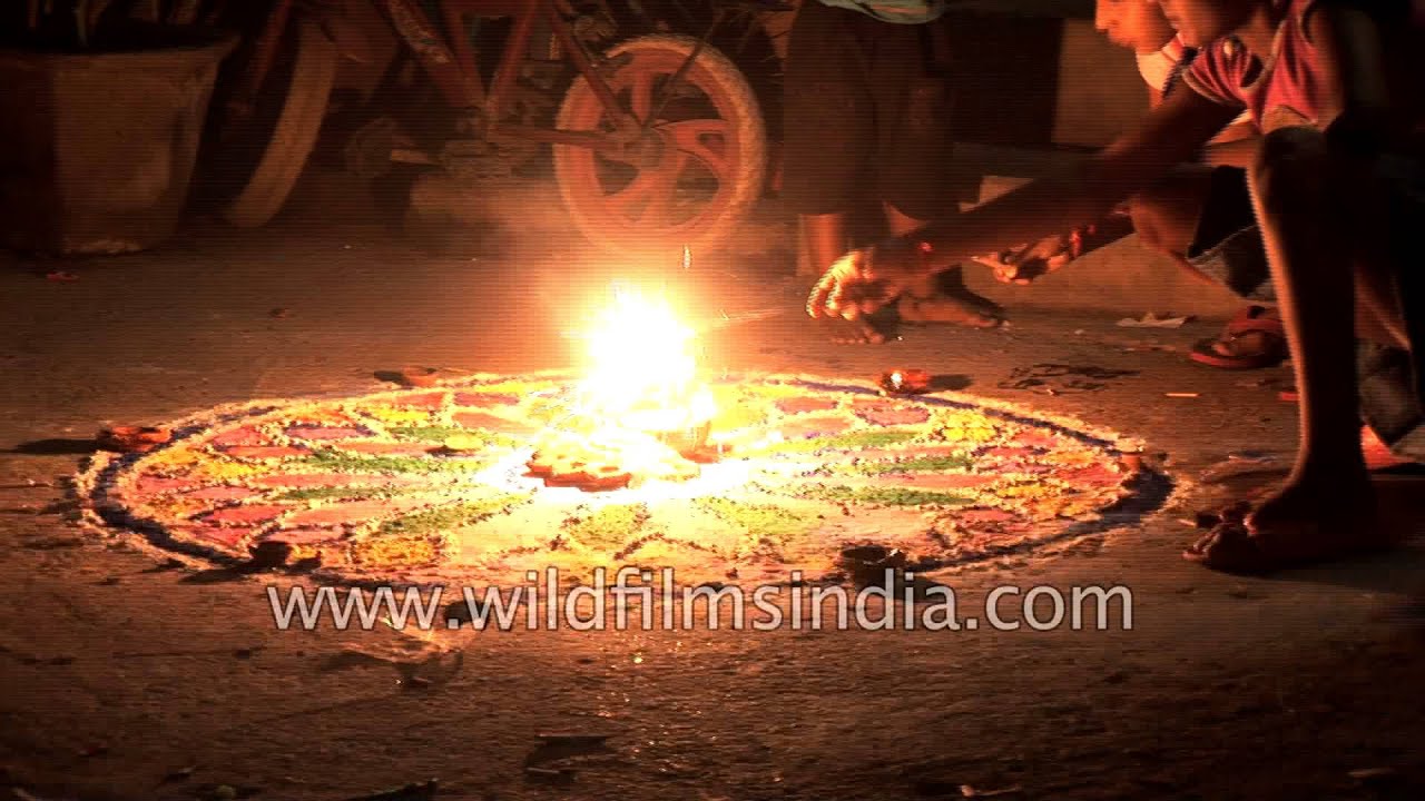 Oodles of fun: Children playing with crackers to celebrate Diwali - YouTube