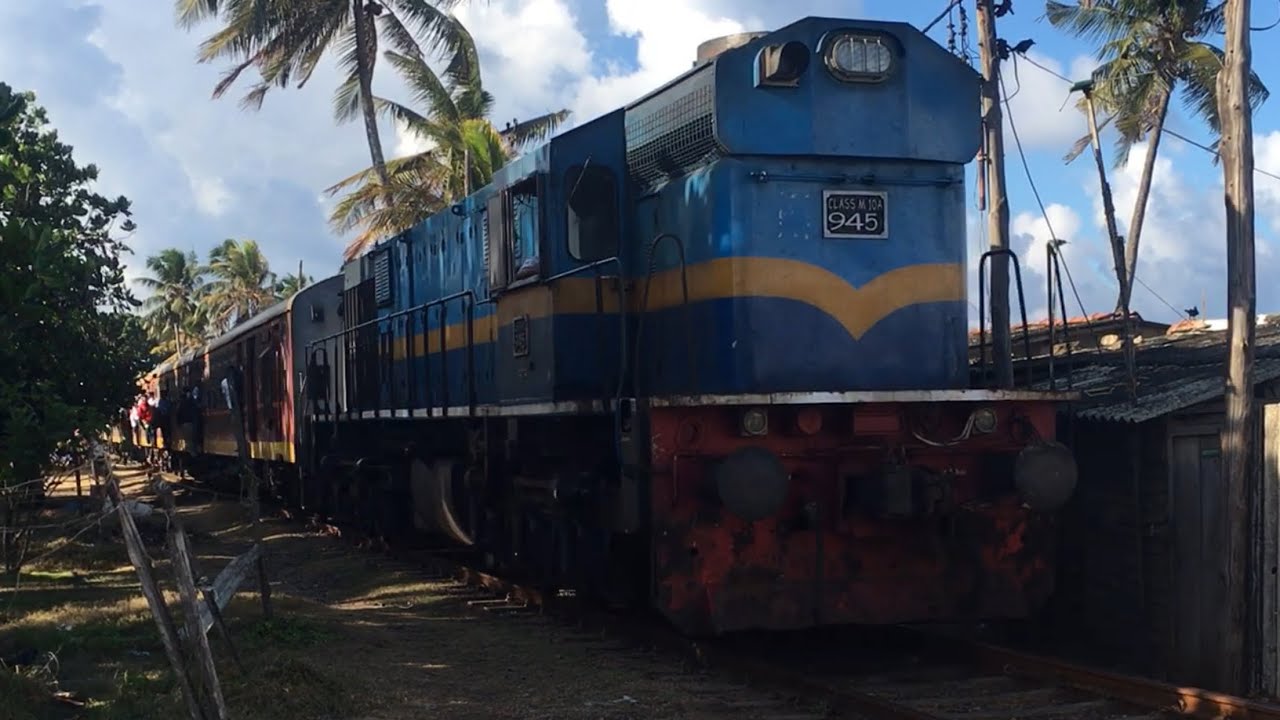 CLASS M10-A 945 OLD TRAIN 🚂 RAILWAY 🚃 SRI LANKA 🇱🇰 SEA 🌊 ROAD OFFICE ...
