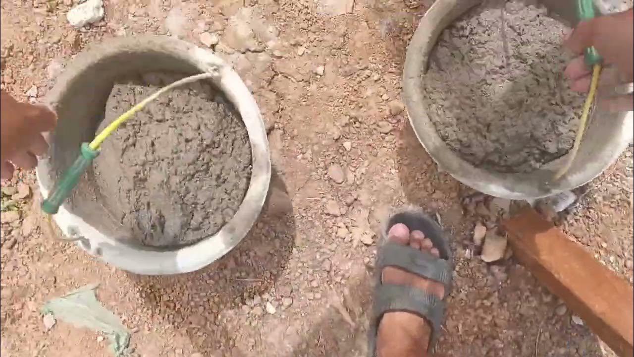 Gotong royong membangun rumah di tempat saudara - YouTube