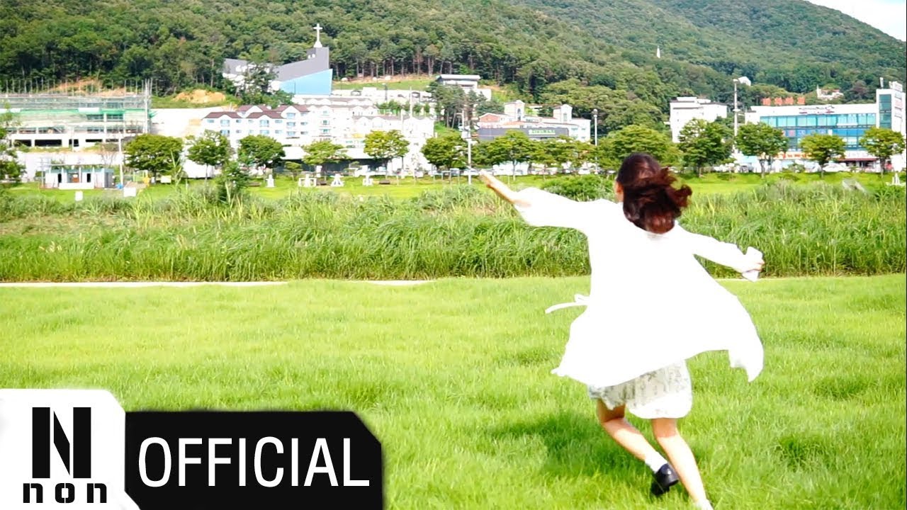 [MV] IU(아이유) _ Shoes(새 신발) 뮤직비디오(뮤비) - YouTube