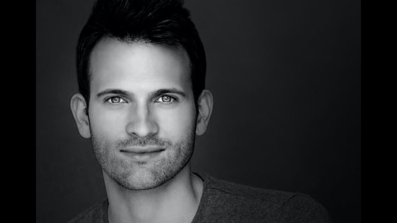 Michael Crouch speaks with Tonja about his amazing voice! - YouTube