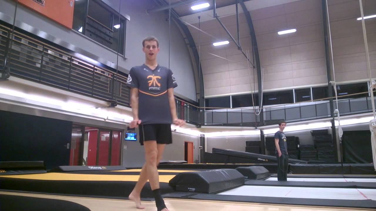 Training in Fnatic Shirt - YouTube