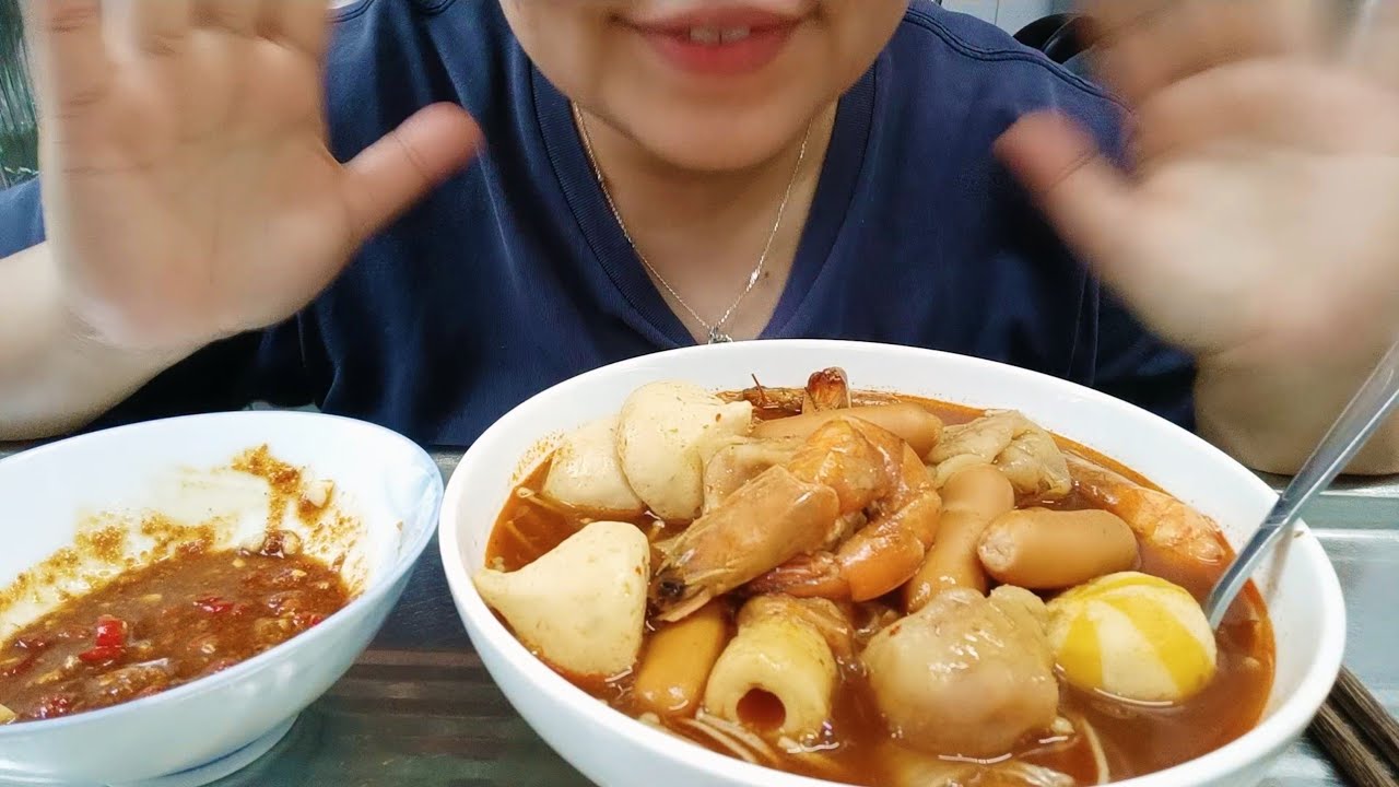 mukbang//hot pot seafood mukbang eating Indonesia - YouTube